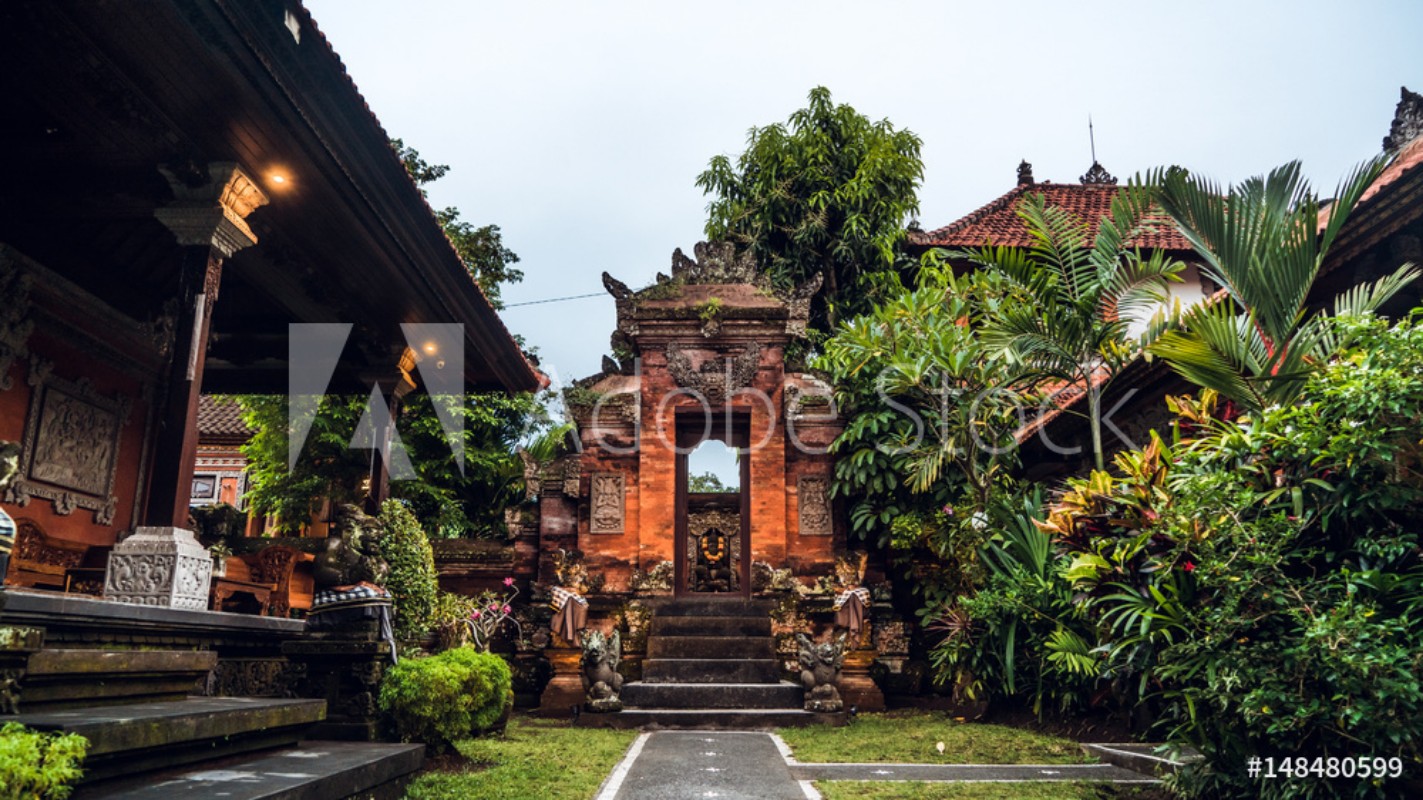 Papier peint photo Balinese traditional temple and gate Ubud de ...